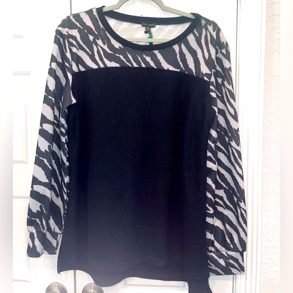 Coco + Carmen | Tops | Coco Carmen Womans Zebra Print Black White ...